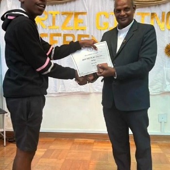 Visite de Mgr Durhône à la Marcel Cabon SSS - Diocese de Port Louis